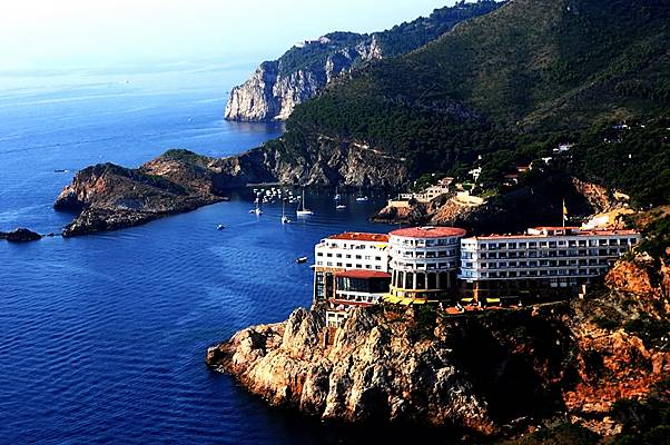 Apartamentos Cap Sa Sal - Begur. Alquiler apartamentos y pisos turísticos